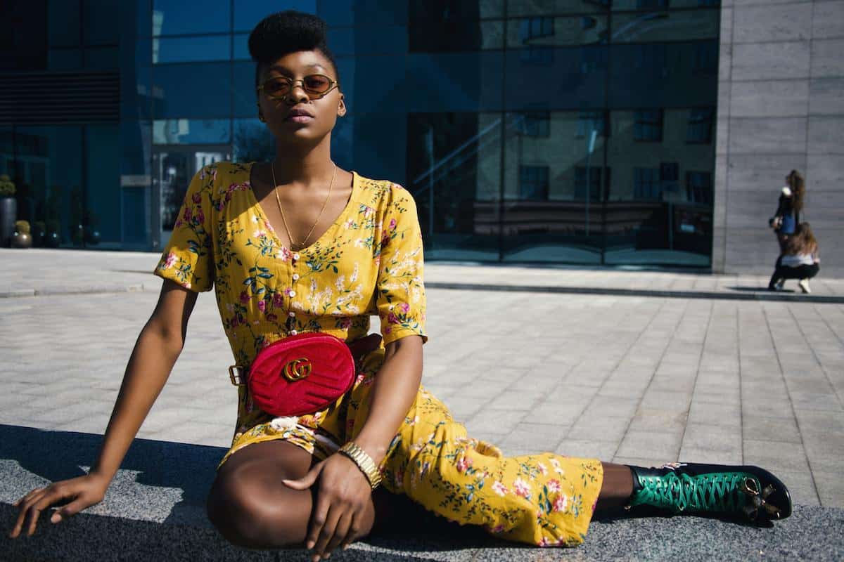 How to Wear a Crossbody Bag: A Guide for Every Occasion